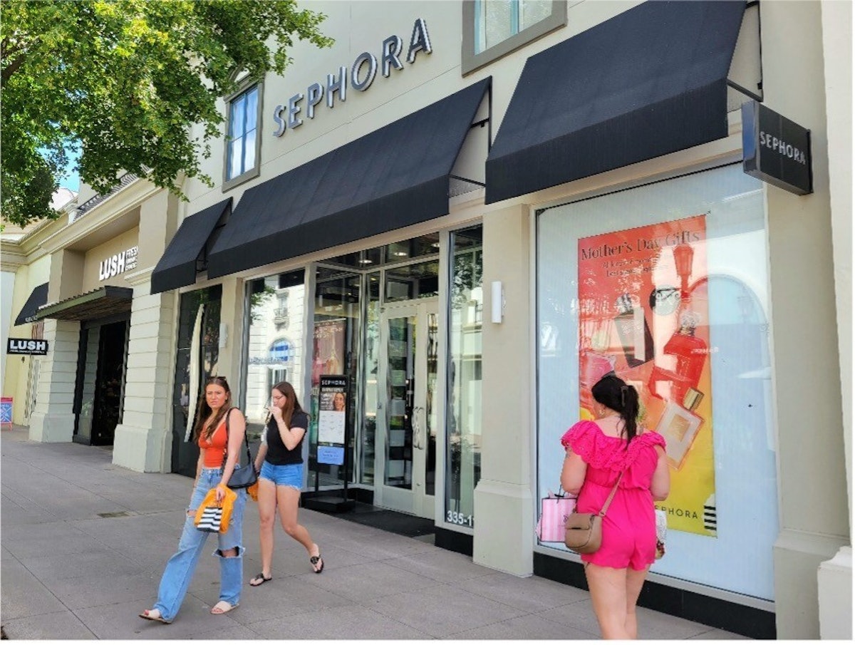 Sephora Heats Up Prestige Beauty Competition with US Outlet Mall ...